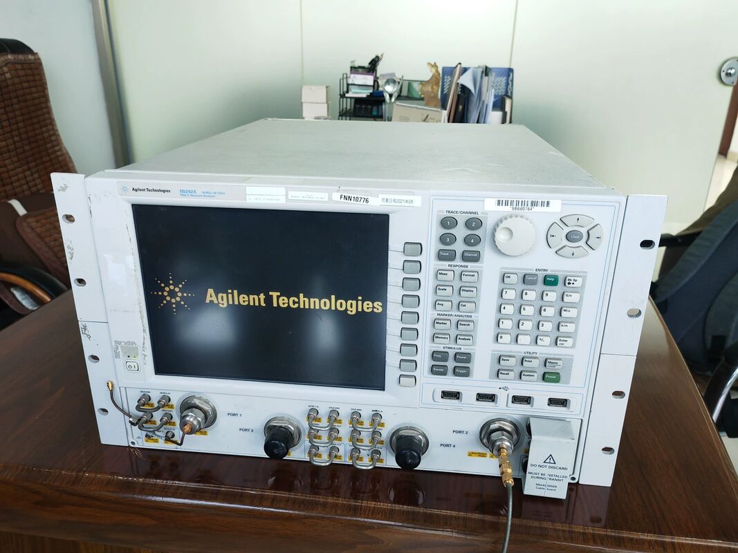Yüksek Performanslı PNA-X Ağ Analizörü VNA Keysight Agilent N5242A 26.5 GHz