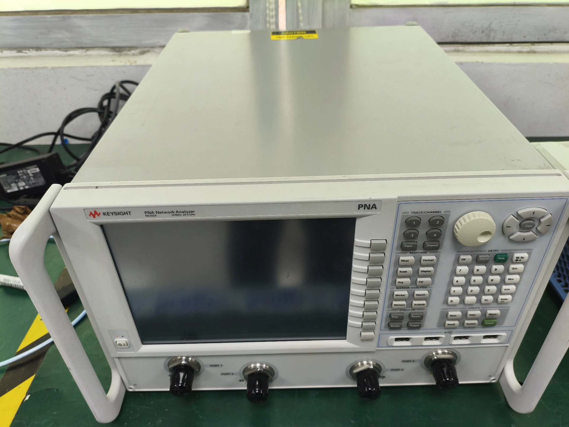 Analisador de rede PNA com faixa dinâmica de 127 dB e 26,5 GHz ...